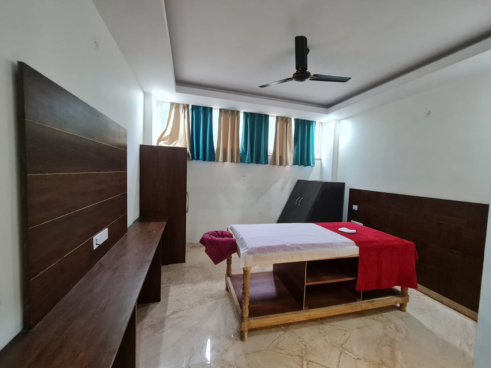 Kailash Yoga Ashram – Join us for Yoga Retreat & Teacher Training Courses